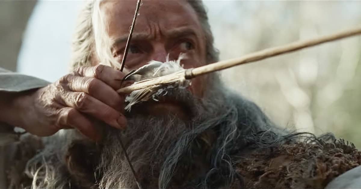 Hugh Jackman v roli Robina Hooda: Nový film převrací známou legendu ...