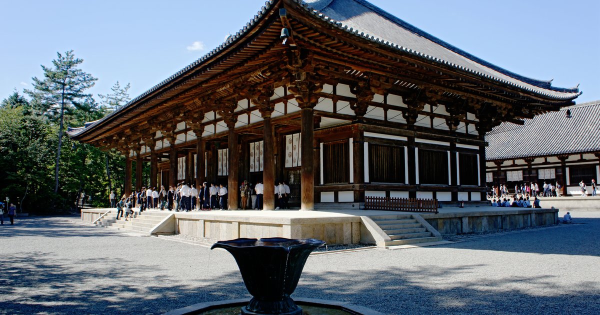 Mladík z Kanady poničil posvátný japonský chrám z 8. století - Minutové ...