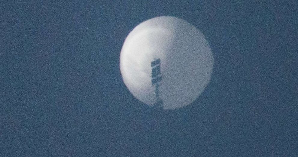 Americká armáda pátrá po troskách sestřeleného čínského balonu ...